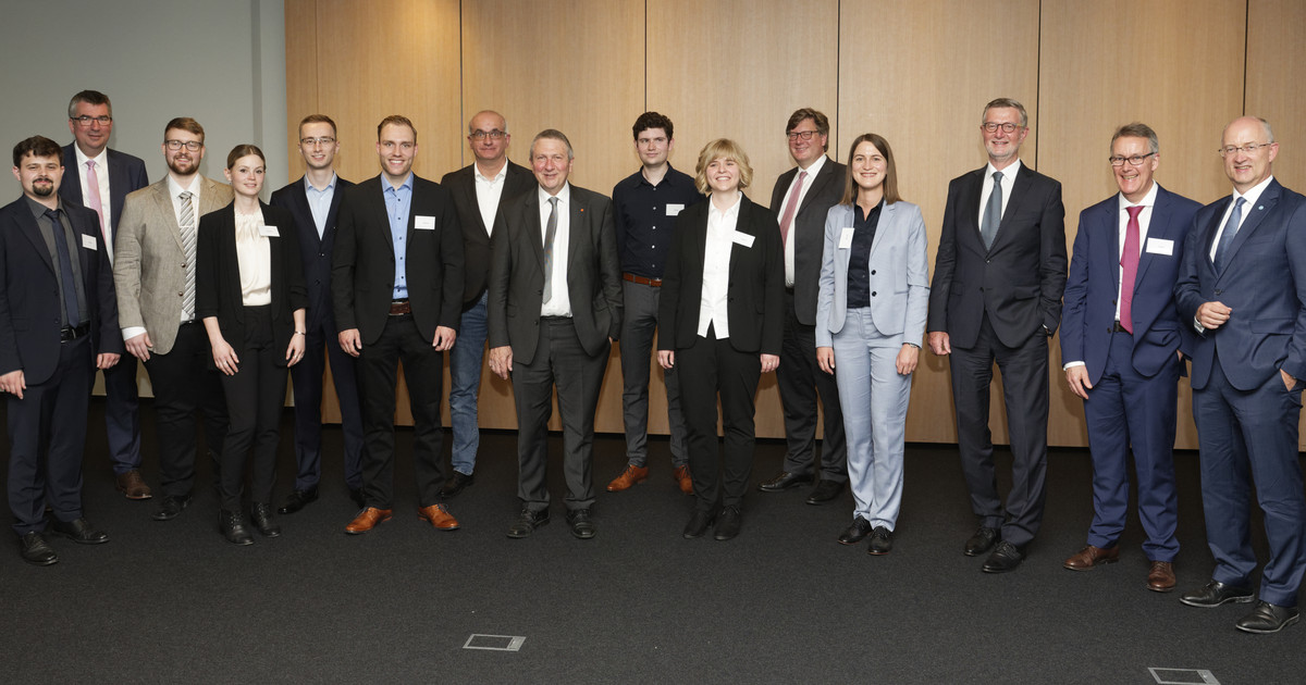 Vier Jahrgangsbeste der TU Dortmund mit Hans-Uhde-Preis ausgezeichnet ...