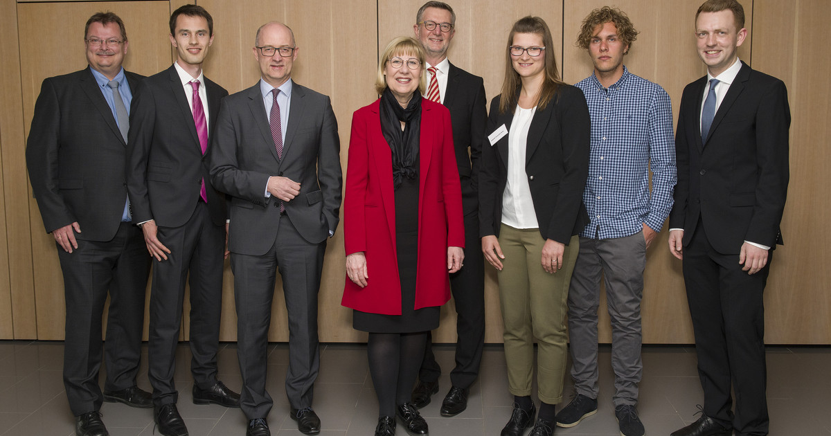 Vier Jahrgangsbeste der TU Dortmund mit dem Hans-Uhde-Preis ...